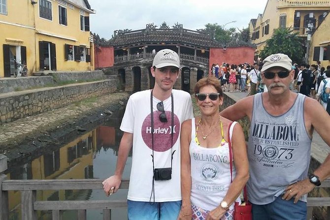 Hoi An Night Market with Hoi an walking Tour , Colourful Lanterns, Boat Ride - Authentic Market Experience and Local Flavors