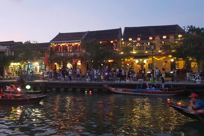 Hoi An Nightlife Tour with Hoi An Ancient Walking Tour, Boat Ride, Night Market - How the Experience Feels
