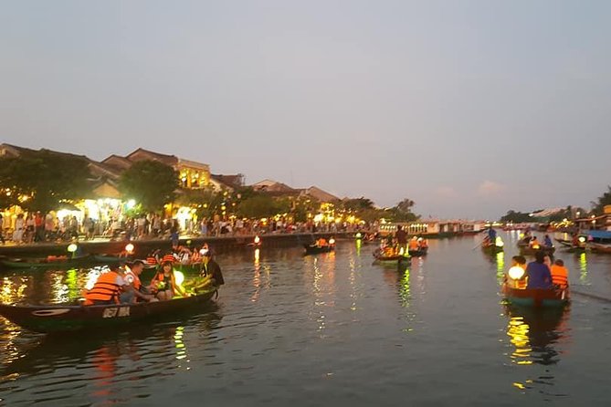 Hoi An Nightlife Tour with Hoi An Ancient Walking Tour, Boat Ride, Night Market - Who Should Consider This Tour?