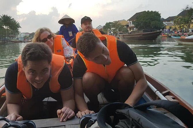 Hoi An Nightlife with Walking Tour, Night Market, Lantern Area, Sampan Boat ride - A Detailed Look at the Tour Experience