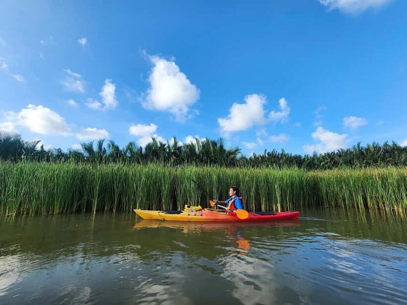 Hoi An: Old Town to Mangrove Forest Kayak Tour - Paddling Upstream Toward the Ancient Town at Sunset