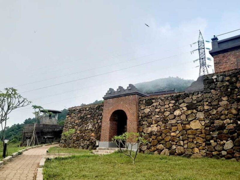 Hoi An: Private Car to Phong Nha with Sightseeing Stops - Authentic Experiences Along the Way