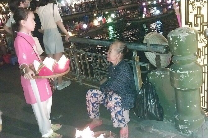 Hoi An Private Walking Tour , Night Market and Sampan Boat Ride - Why This Tour Offers Great Value