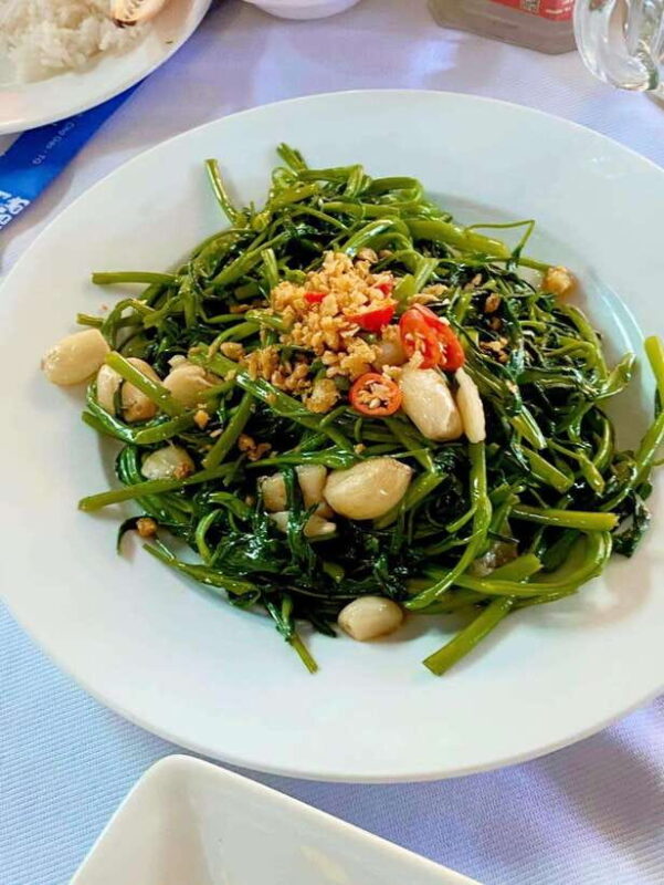 Hoi An seafood, tropical fruits tasting and making lantern. - Key Points