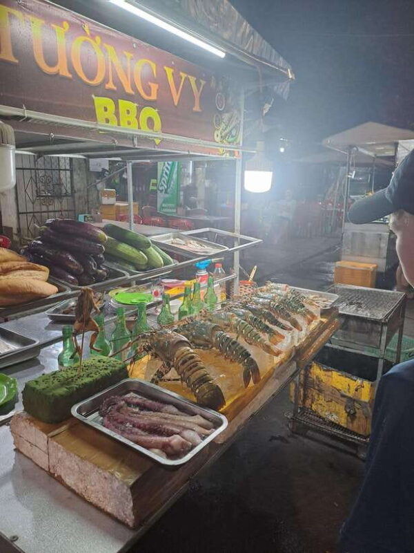 Hoi An Street Food, night market and lantern boat ride - FAQ