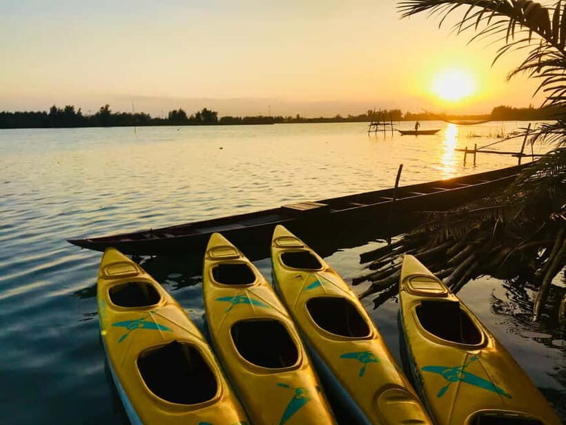 Hoi An: Sunset Kayaking Tour to Lantern Town - Authenticity and Authentic Experiences