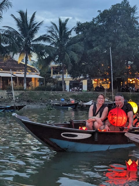 Hoi An walking by night ( lantern festival+ foot massage) - Key Points