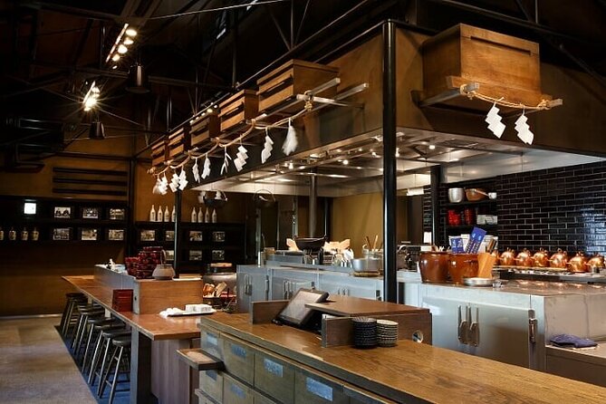 Hokusai Museum, Ganshoin & Sake Walking Tour in Obuse Nagano - Lunch at a Top Restaurant