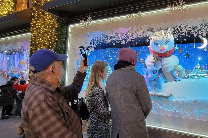 Holiday Lights Extravaganza Walking Tour - Who Should Consider This Tour?
