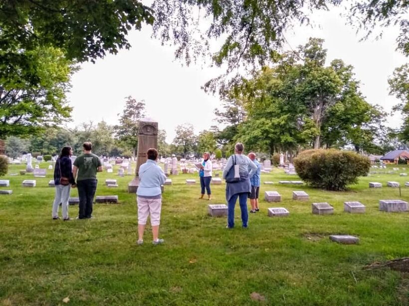 Holland: Pilgrim Home Cemetery Walking History Tour - An In-Depth Look at the Pilgrim Home Cemetery Walking Tour