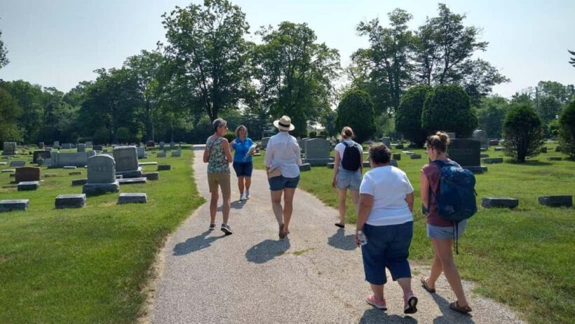 Holland: Pilgrim Home Cemetery Walking History Tour - The Sum Up: Who Should Consider This Tour?