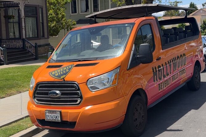 Hollywood and Beverly Hills Tour - On-board Entertainment and Amenities