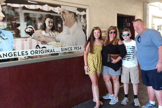 Hollywood Walk of Fame and Warner Bro Studio Tour and Lunch stop - FAQs