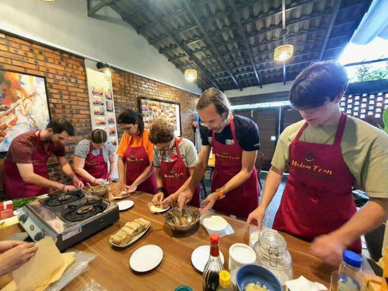 Home Cooking Class and Dinner with Local Chef in Hue City - Key Points
