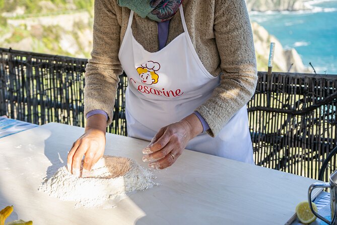 Home Cooking Class & Meal With a Local in Riomaggiore - What to Expect During the Cooking Class