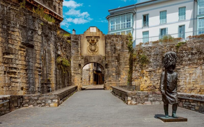 Hondarribia: City Highlights Guided Walking Tour - Key Points