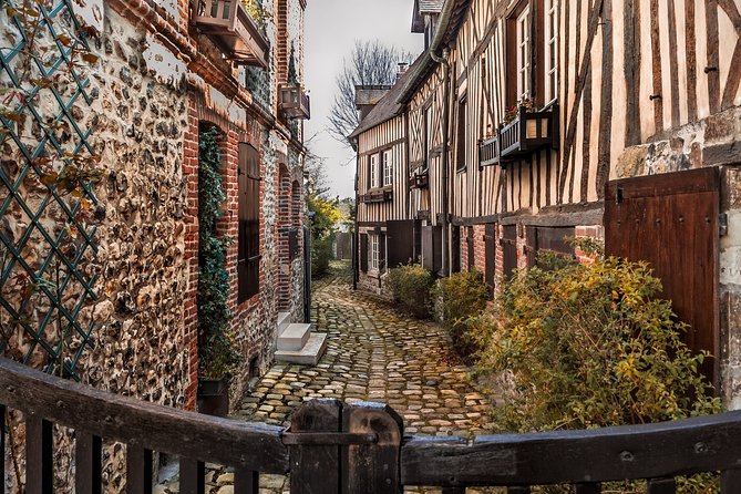 Honfleur Private Walking Tour With A Professional Guide - What Makes This Tour Stand Out?