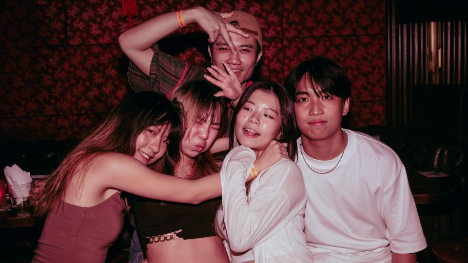 Hong Kong: 3-Hour Lan Kwai Fong Pub Crawl - The Real-World Benefits and Drawbacks