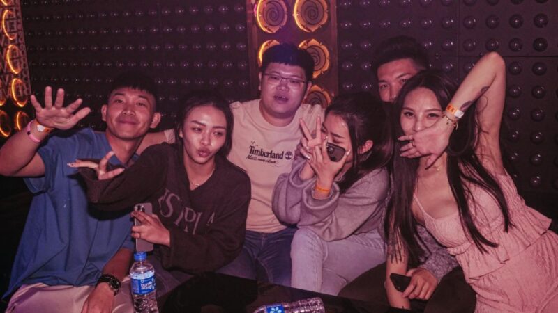 Hong Kong: 3-Hour Lan Kwai Fong Pub Crawl - Who Will Enjoy This Tour?