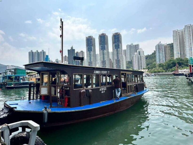 Hong Kong: Aberdeen Boat Tour and Visit Floating Museum - Key Points