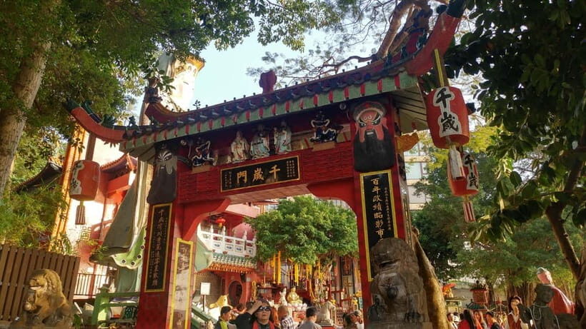 Hong Kong: Aberdeen Fisherman Cultural private Tour+Dim Sum - Exploring Aberdeen and Beyond