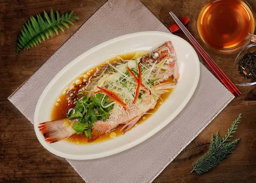 Hong Kong: Aberdeen Fishing Heritage Tour with Seafood Feast - Key Points