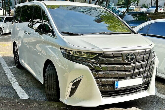 Hong Kong Airport (HKG) Transfer to Guangzhou by Toyota Alphard - Key Points