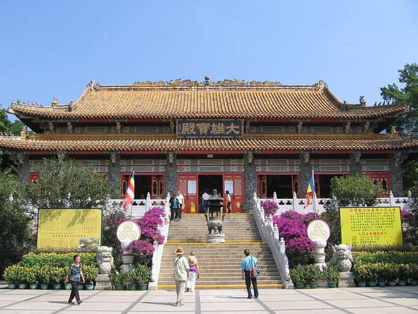 Hong Kong: Lantau VIP Priority Cable Car, Big Buddha & Tai O - Visiting Big Buddha and Po Lin Monastery