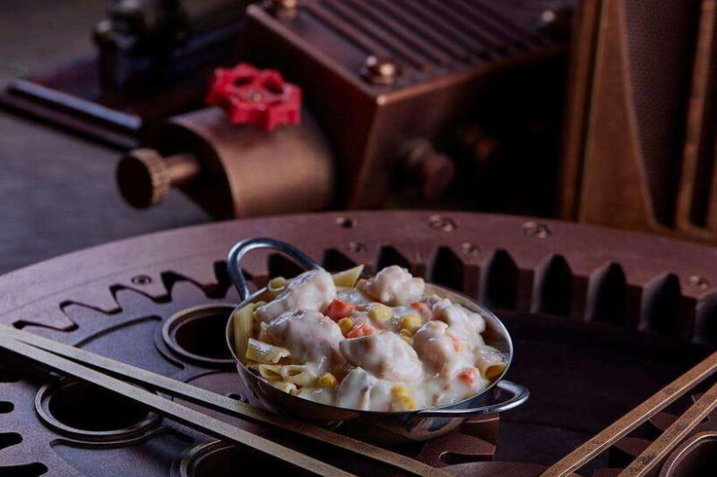 Hong Kong: Ocean Park Entry Ticket + Local Style Set Meal - Rides and Live Shows: For the Adrenaline Junkie