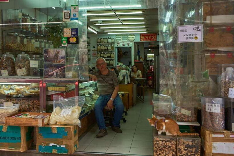 Hong Kong: photographic tour of Kowloon's Yau Tsim Mong district. - Key Points