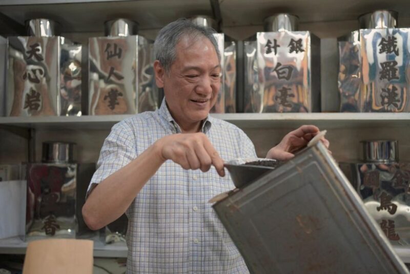 Hong Kong: Street Food Tasting Tour in Old Town Central - What Makes This Tour Special: Authentic Food & Local Stories