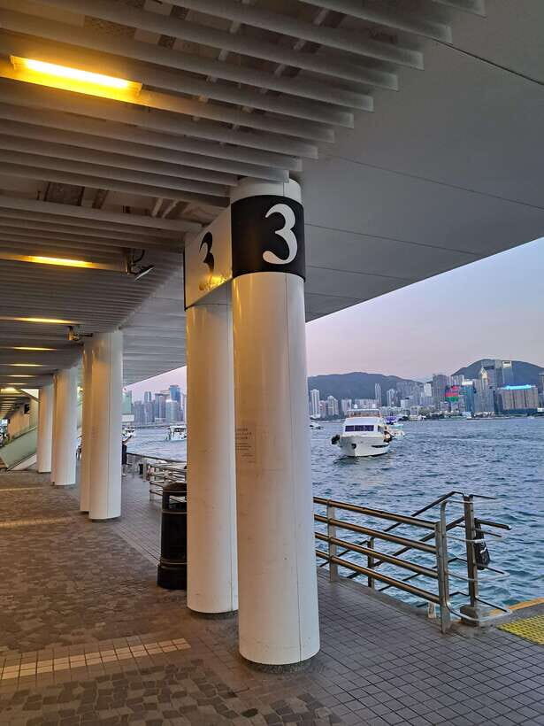 Hong Kong: Victoria Harbour Evening Cruise with Drinks - Key Points