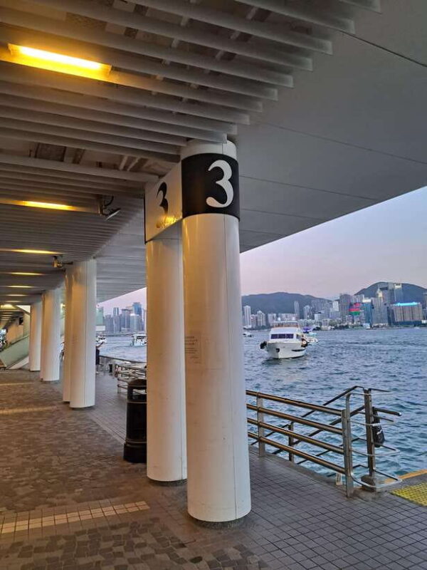 Hong Kong: Victoria Harbour Evening Cruise with Drinks - Authentic Experiences and Traveler Insights