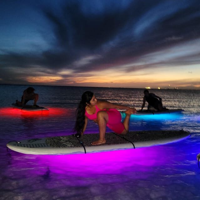 Honolulu: Night SUP Yoga Class - An In-Depth Look at the Honolulu Night SUP Yoga Class