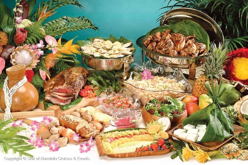 Honolulu: Pacific Star Sunset Buffet and Show - What to Expect During the Cruise