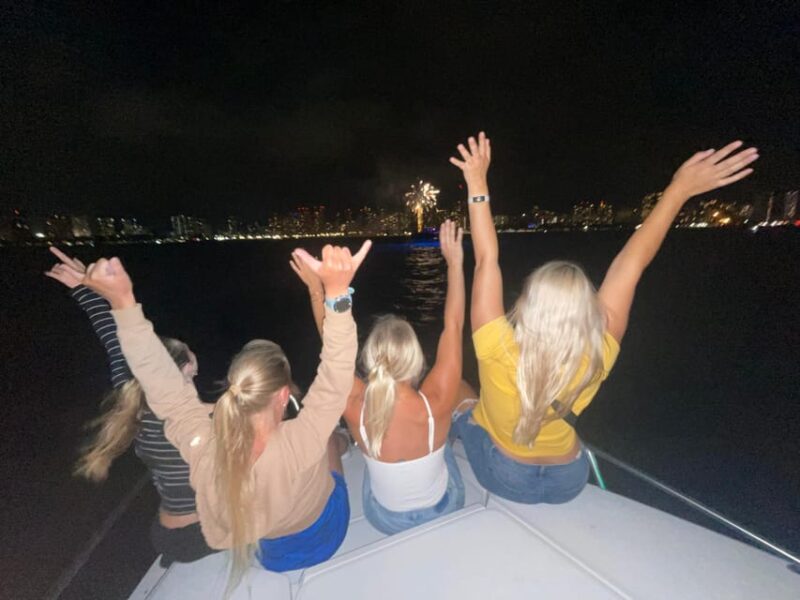 Honolulu: Private Waikiki Boat Cruises for up to 6 People - The Sum Up