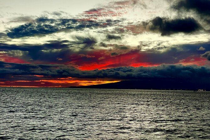 Honolulu Sunset & Friday Fireworks Dinner Cruise - The Sum Up