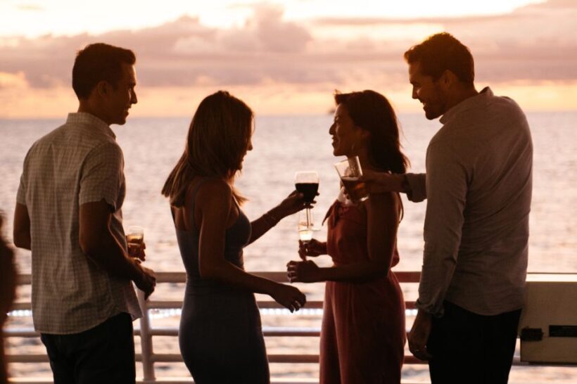 Honolulu: Waikiki Sunset and Cocktail Cruise - Setting the Scene: A Relaxing Ride into the Sunset
