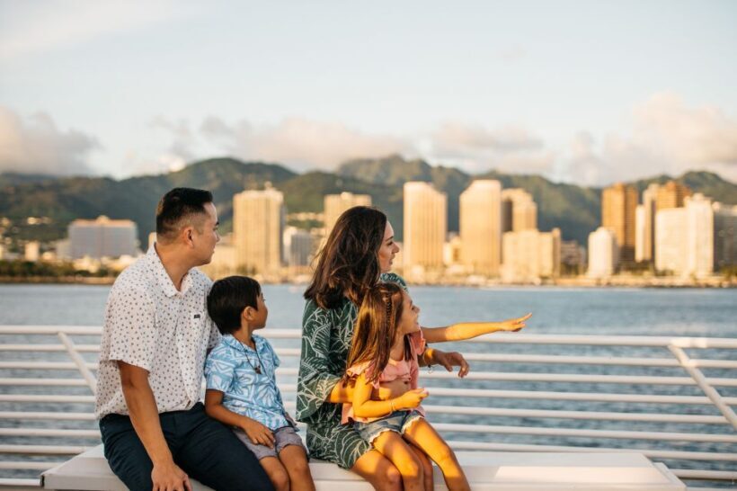 Honolulu: Waikiki Sunset and Cocktail Cruise - FAQs