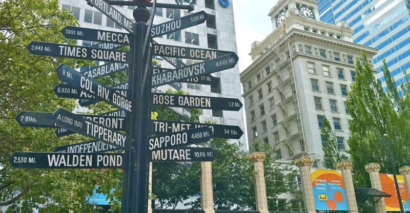 Hop-On Hop-Off Gray Line Pink Trolley Tour - 2 Day Ticket - What to Expect During the Ride