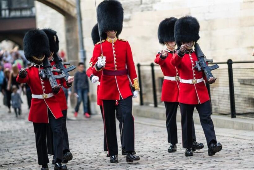 Hop on Hop off London Bus Tour & Tower of London - An In-Depth Look at the Tour