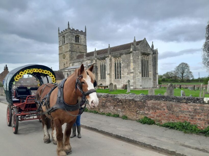 Horse drawn carriage ride and Picnic Hamper - Key Points