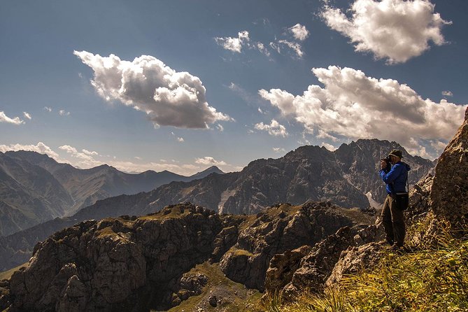 Horse riding in Kyrgyzstan, Truly Nomadic Land - Why This Tour Stands Out