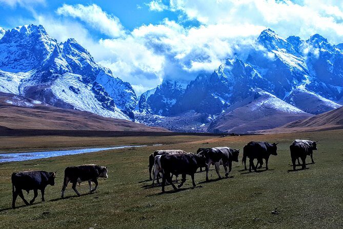 Horse trek in Kyrgyzstan: Naryn to Kel-Suu lake - Day 2: Transition from Road to Trail