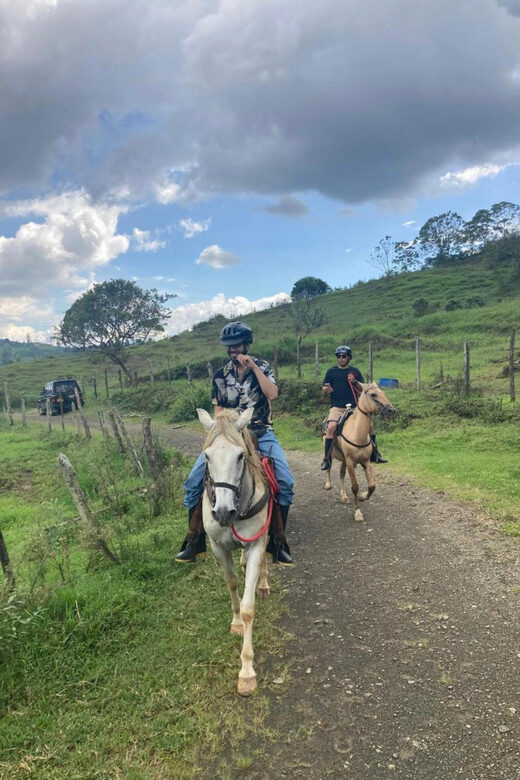 Horseback riding: Explore Medellín's Nearby Countryside - An Authentic Ride Outside Medellín