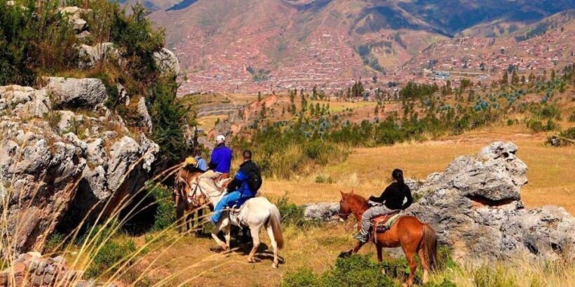 Horseback riding to the Temple of the Moon and Chacan Hill - A Delicious Rest and Return