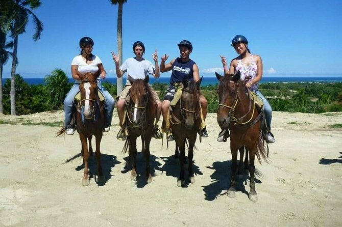 Horseback riding tours from amber cove & Taino bay port silver - Key Points