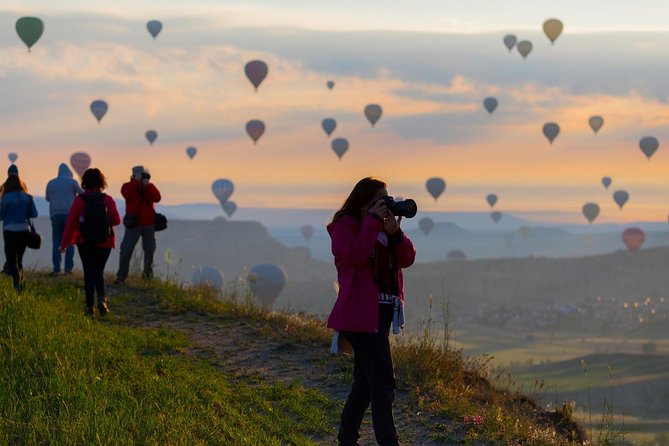 Hot Air Balloon, Best of Red and Green Guided 1-Day Tour - Meeting and Pickup Arrangements