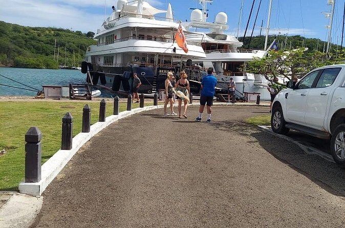 Hotel transfers from Jolly Beach to the airport - The Details of the Service