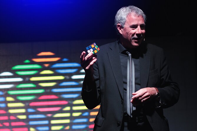 House of Illusion Magic Show Review - Close-up Magic Encounters